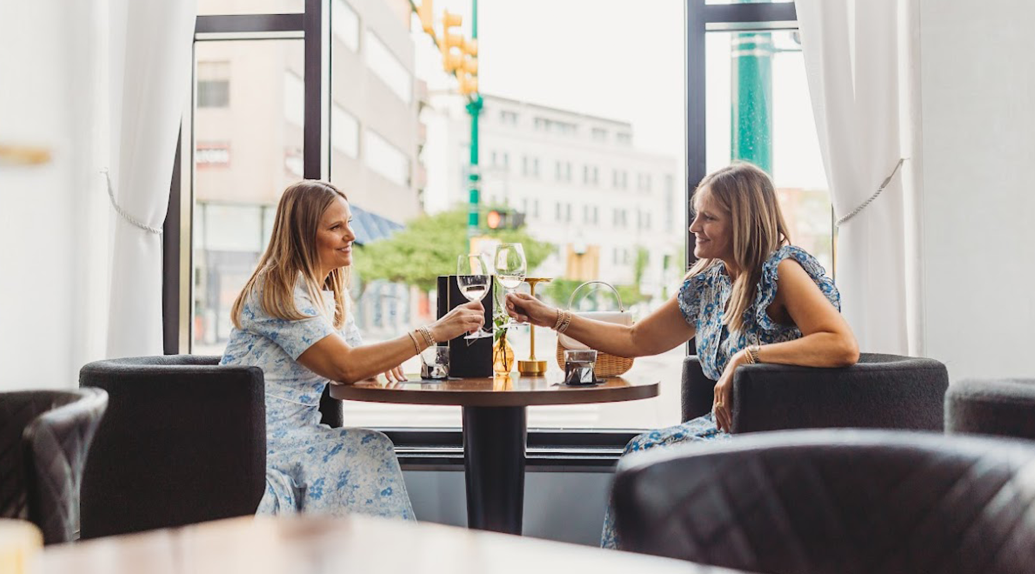 Storefront - T and T Twin Talk